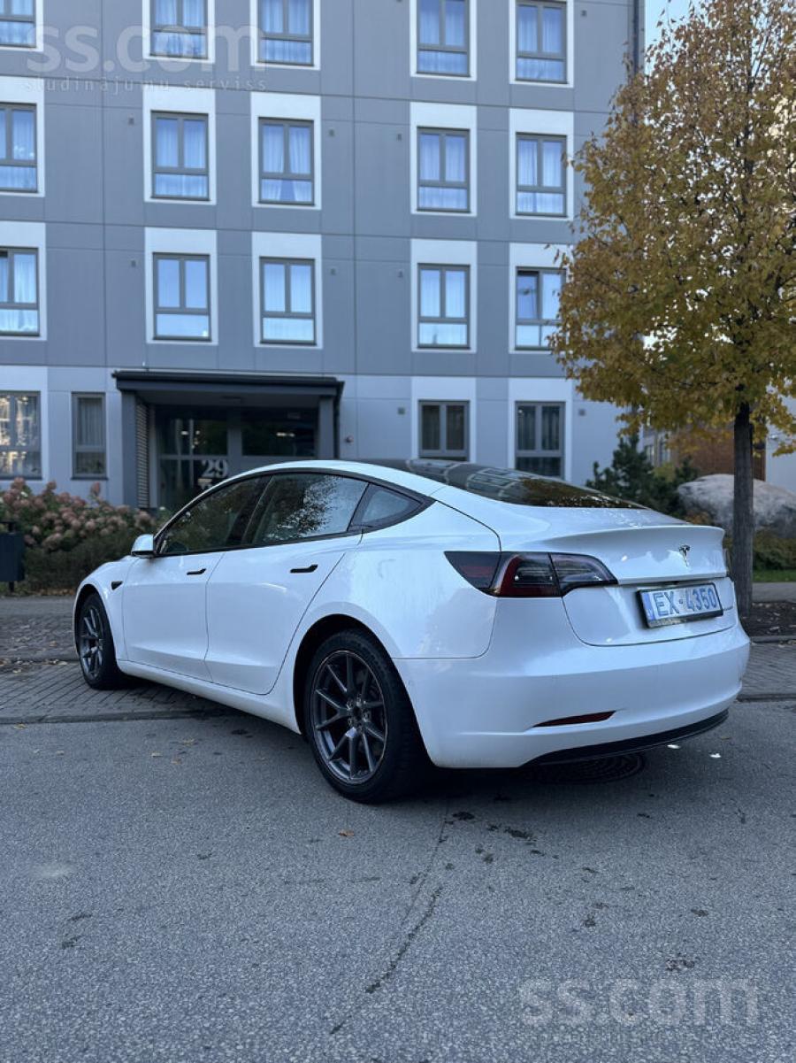 Balts Tesla Model 3 2021 Rīga, ar dzinēja tilpumu 0.00 L un nobraukumu 131 tūkst. km par 24000 €, foto 8 vietnē AUTOMOTO.COM.LV