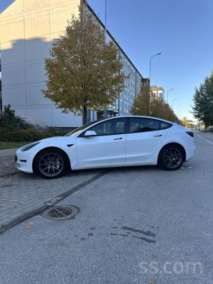 Balts Tesla Model 3 2021 Rīga, ar dzinēja tilpumu 0.00 L un nobraukumu 131 tūkst. km par 24000 €, foto 9 vietnē AUTOMOTO.COM.LV