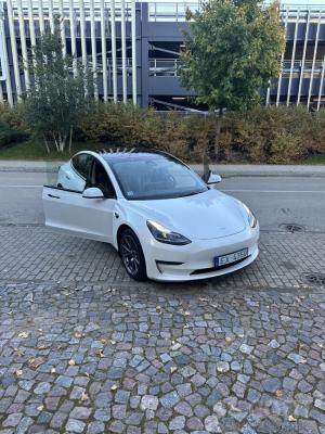 Balts Tesla Model 3 2021 Rīga, ar dzinēja tilpumu 0.00 L un nobraukumu 131 tūkst. km par 24000 €, foto 12 vietnē AUTOMOTO.COM.LV