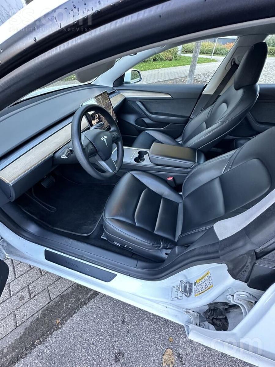 Balts Tesla Model 3 2021 Rīga, ar dzinēja tilpumu 0.00 L un nobraukumu 131 tūkst. km par 24000 €, foto 14 vietnē AUTOMOTO.COM.LV