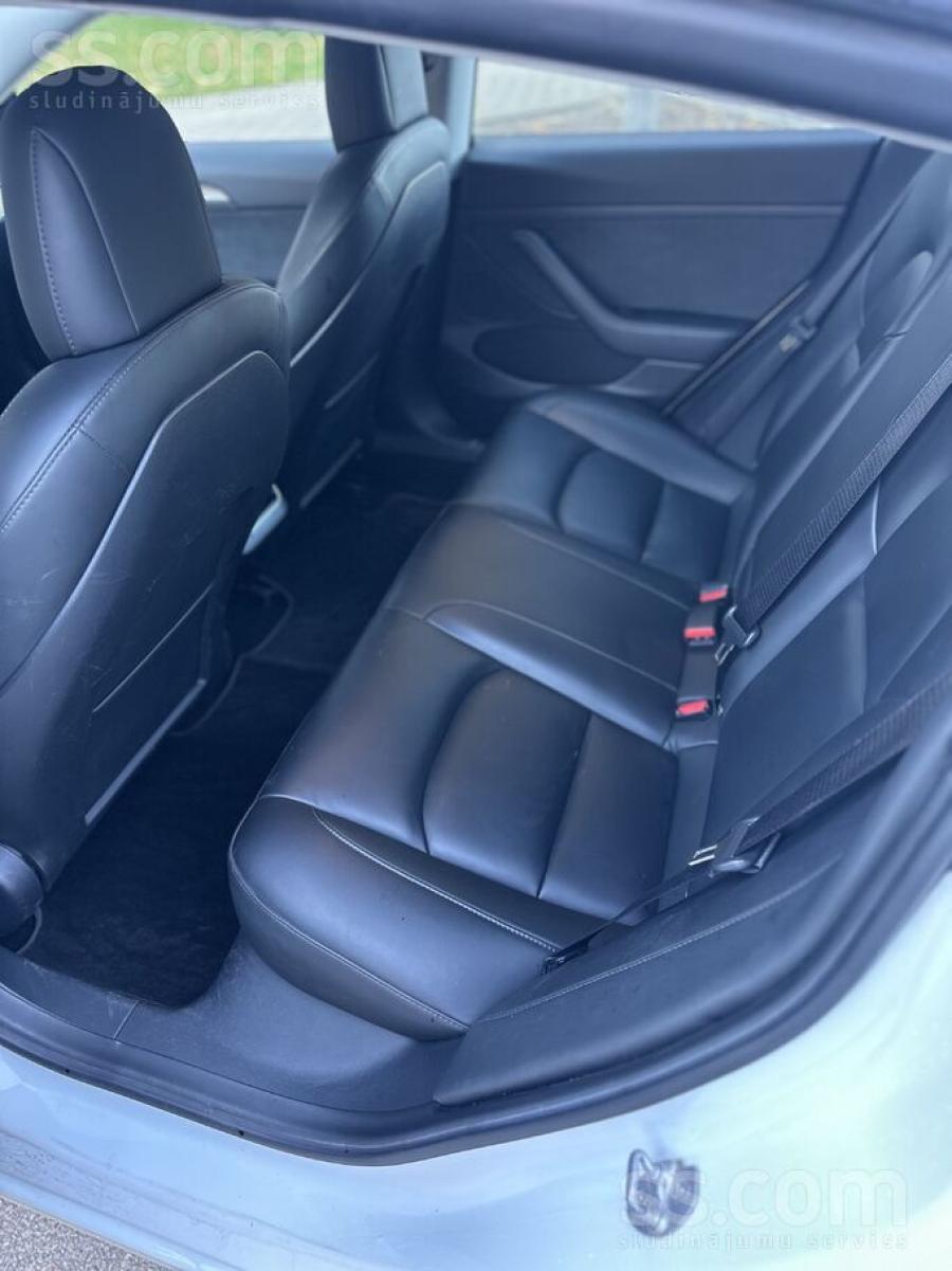 Balts Tesla Model 3 2021 Rīga, ar dzinēja tilpumu 0.00 L un nobraukumu 131 tūkst. km par 24000 €, foto 16 vietnē AUTOMOTO.COM.LV
