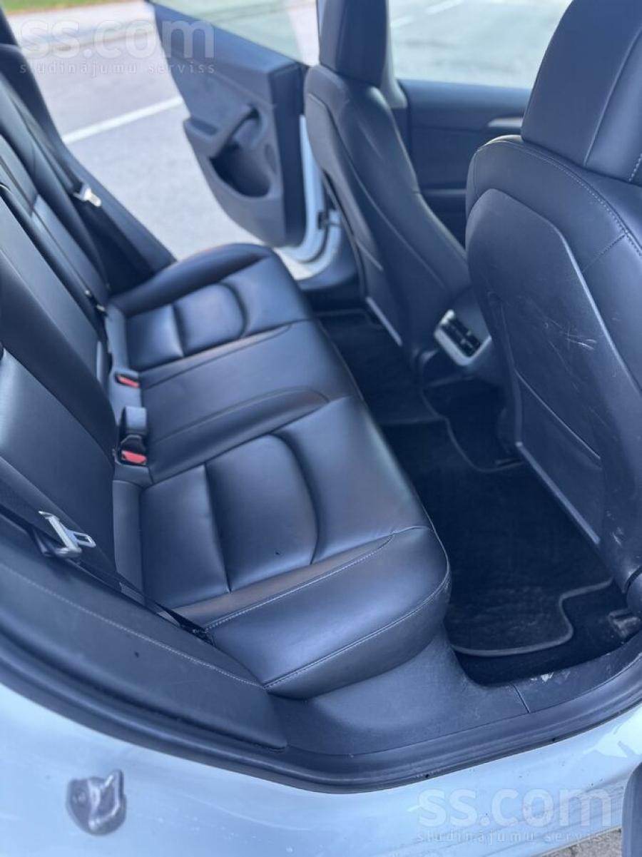 Balts Tesla Model 3 2021 Rīga, ar dzinēja tilpumu 0.00 L un nobraukumu 131 tūkst. km par 24000 €, foto 17 vietnē AUTOMOTO.COM.LV