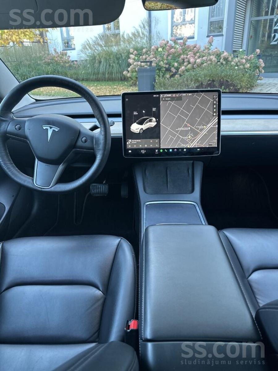 Balts Tesla Model 3 2021 Rīga, ar dzinēja tilpumu 0.00 L un nobraukumu 131 tūkst. km par 24000 €, foto 18 vietnē AUTOMOTO.COM.LV