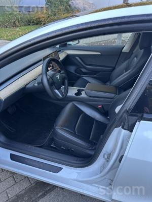 Balts Tesla Model 3 2021 Rīga, ar dzinēja tilpumu 0.00 L un nobraukumu 131 tūkst. km par 24000 €, foto 21 vietnē AUTOMOTO.COM.LV