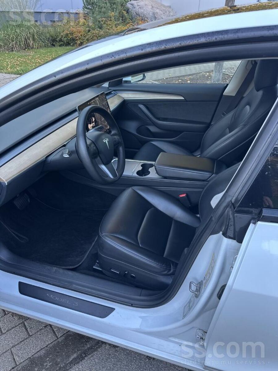 Balts Tesla Model 3 2021 Rīga, ar dzinēja tilpumu 0.00 L un nobraukumu 131 tūkst. km par 24000 €, foto 21 vietnē AUTOMOTO.COM.LV