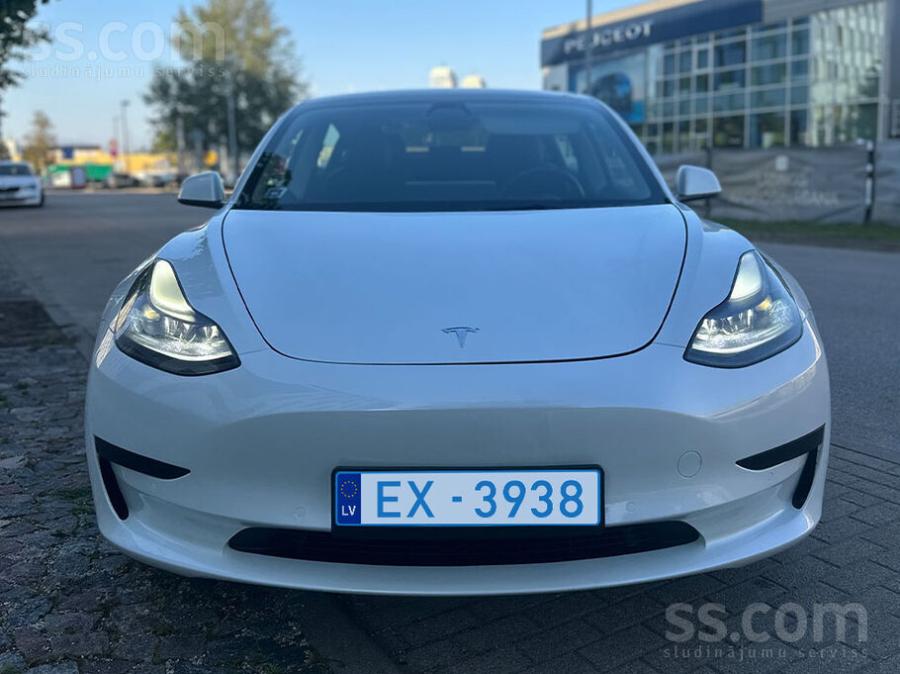 Белый Тесла Модель 3 2021 в Рига, объемом двигателя 0.00 л и пробегом 104 тыс. км за 21000 €, фото 3 на AUTOMOTO.COM.LV