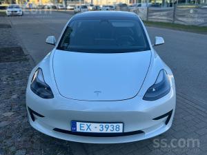 Белый Тесла Модель 3 2021 в Рига, объемом двигателя 0.00 л и пробегом 104 тыс. км за 21000 €, фото 11 на AUTOMOTO.COM.LV