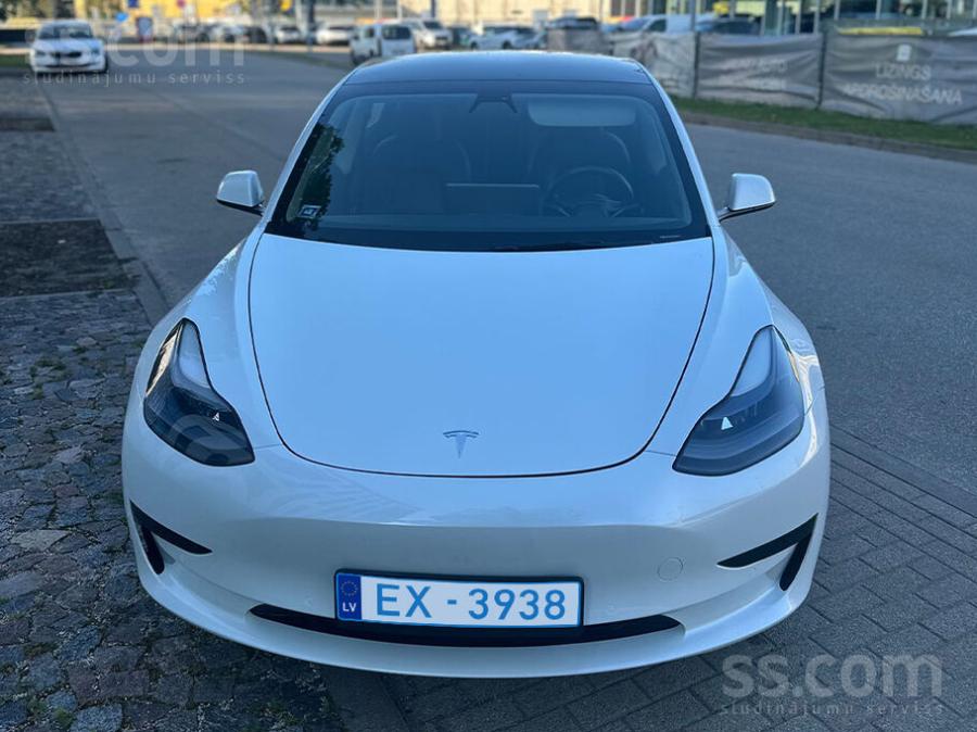 Белый Тесла Модель 3 2021 в Рига, объемом двигателя 0.00 л и пробегом 104 тыс. км за 21000 €, фото 11 на AUTOMOTO.COM.LV