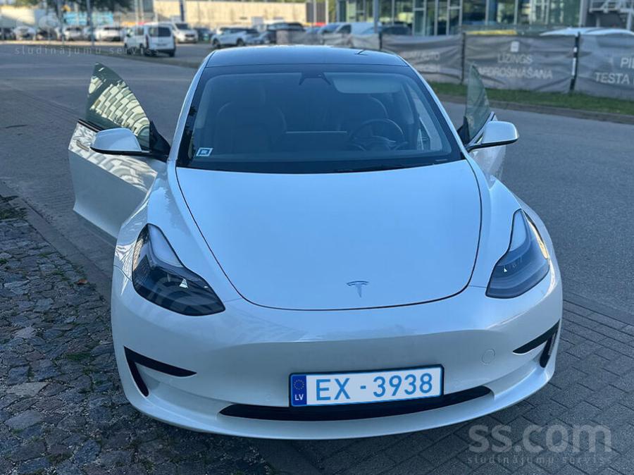 Белый Тесла Модель 3 2021 в Рига, объемом двигателя 0.00 л и пробегом 104 тыс. км за 21000 €, фото 14 на AUTOMOTO.COM.LV