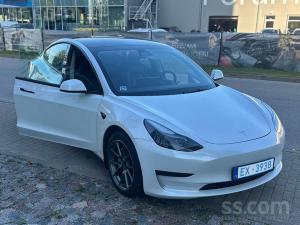 Белый Тесла Модель 3 2021 в Рига, объемом двигателя 0.00 л и пробегом 104 тыс. км за 21000 €, фото 15 на AUTOMOTO.COM.LV
