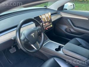 Белый Тесла Модель 3 2021 в Рига, объемом двигателя 0.00 л и пробегом 104 тыс. км за 21000 €, фото 23 на AUTOMOTO.COM.LV