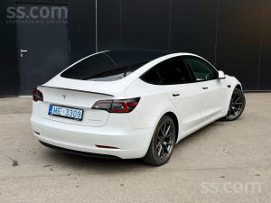 Balts Tesla Model 3 2021 Cēsis, ar dzinēja tilpumu 0.00 L un nobraukumu 129 tūkst. km par 26900 €, foto 6 vietnē AUTOMOTO.COM.LV