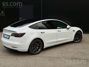 Balts Tesla Model 3 2021 Cēsis, ar dzinēja tilpumu 0.00 L un nobraukumu 129 tūkst. km par 26900 €, foto 7 vietnē AUTOMOTO.COM.LV