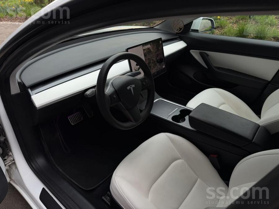 Balts Tesla Model 3 2021 Cēsis, ar dzinēja tilpumu 0.00 L un nobraukumu 129 tūkst. km par 26900 €, foto 14 vietnē AUTOMOTO.COM.LV