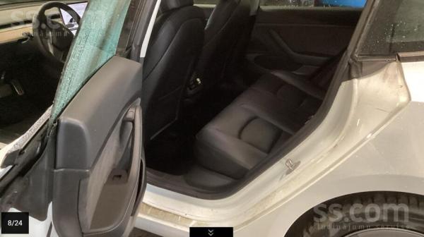White Tesla Model 3 2021 in Riga, with an engine capacity of 0.00 L and mileage of 100 thousand km for 24990 €, photo 8 on AUTOMOTO.COM.LV