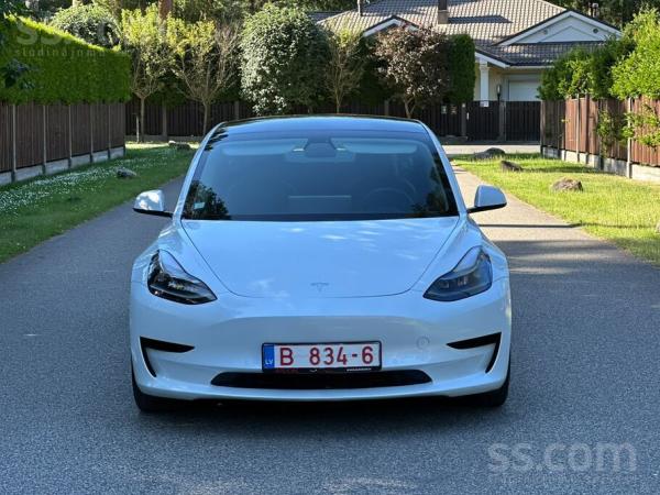 Белый Тесла Модель 3 2021 в Рига, объемом двигателя 0.00 л и пробегом 100 тыс. км за 24990 €, фото 8 на AUTOMOTO.COM.LV
