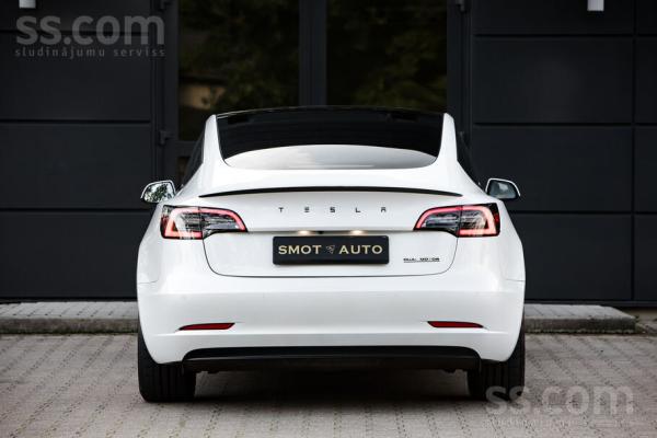 Balts Tesla Model 3 2021 Rīga, ar dzinēja tilpumu 0.00 L un nobraukumu 82 tūkst. km par 28500 €, foto 9 vietnē AUTOMOTO.COM.LV