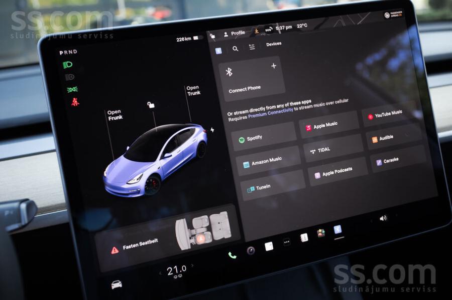 White Tesla Model 3 2021 in Riga, with an engine capacity of 0.00 L and mileage of 82 thousand km for 28500 €, photo 24 on AUTOMOTO.COM.LV