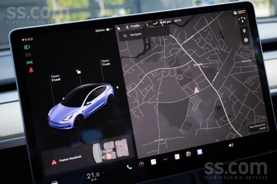 White Tesla Model 3 2021 in Riga, with an engine capacity of 0.00 L and mileage of 82 thousand km for 28500 €, photo 29 on AUTOMOTO.COM.LV