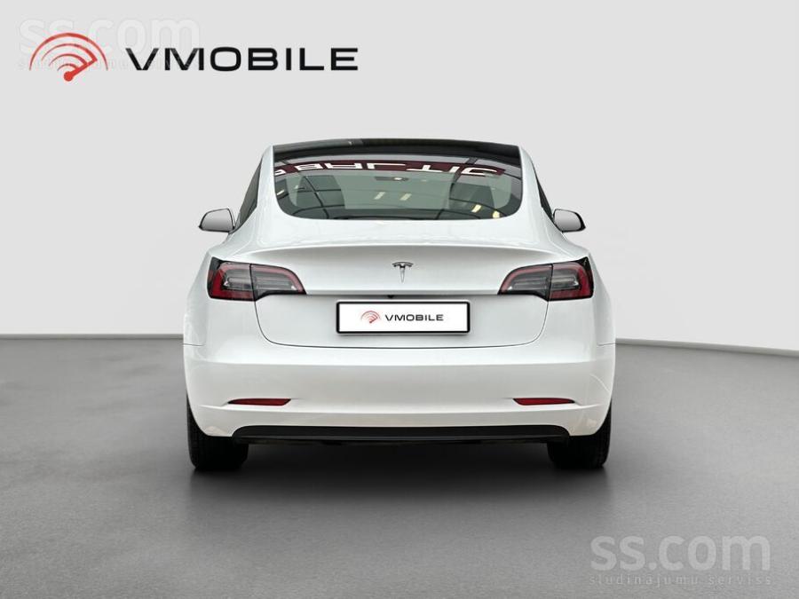 Balts Tesla Model 3 2021 Rīga, ar dzinēja tilpumu 0.00 L un nobraukumu 59 tūkst. km par 32990 €, foto 5 vietnē AUTOMOTO.COM.LV