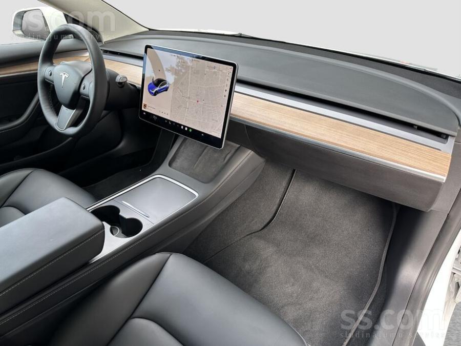 Balts Tesla Model 3 2021 Rīga, ar dzinēja tilpumu 0.00 L un nobraukumu 59 tūkst. km par 32990 €, foto 6 vietnē AUTOMOTO.COM.LV