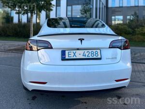 Белый Тесла Модель 3 2021 в Рига, объемом двигателя 0.00 л и пробегом 123 тыс. км за 24250 €, фото 7 на AUTOMOTO.COM.LV