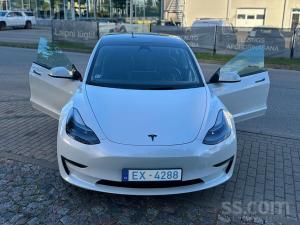 Белый Тесла Модель 3 2021 в Рига, объемом двигателя 0.00 л и пробегом 123 тыс. км за 24250 €, фото 11 на AUTOMOTO.COM.LV