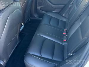 Белый Тесла Модель 3 2021 в Рига, объемом двигателя 0.00 л и пробегом 123 тыс. км за 24250 €, фото 15 на AUTOMOTO.COM.LV
