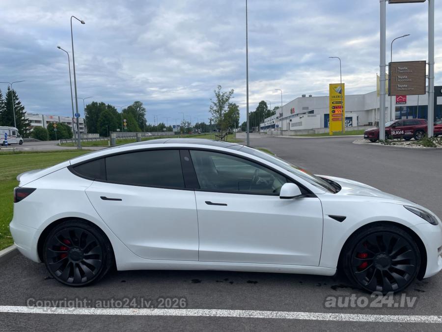 Balts Tesla Model 3 2021 Pērnava, ar dzinēja tilpumu 0.00 L un nobraukumu 138 tūkst. km par 27000 €, foto 7 vietnē AUTOMOTO.COM.LV