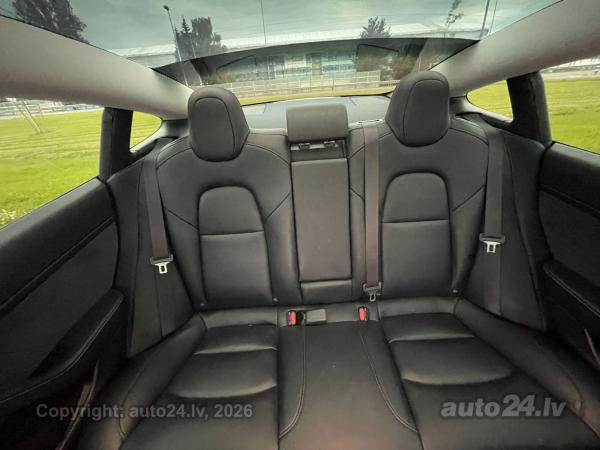 Белый Тесла Модель 3 2021 в Пярну, объемом двигателя 0.00 л и пробегом 138 тыс. км за 27000 €, фото 9 на AUTOMOTO.COM.LV