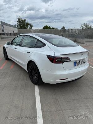 Balts Tesla Model 3 2021 Tallina, ar dzinēja tilpumu 0.00 L un nobraukumu 126 tūkst. km par 26900 €, foto 5 vietnē AUTOMOTO.COM.LV