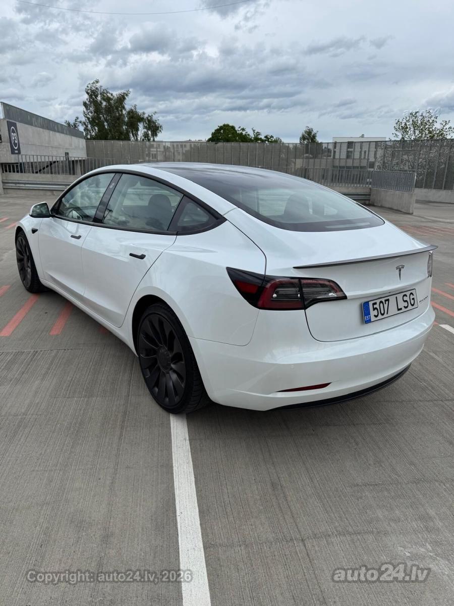 Balts Tesla Model 3 2021 Tallina, ar dzinēja tilpumu 0.00 L un nobraukumu 126 tūkst. km par 26900 €, foto 5 vietnē AUTOMOTO.COM.LV