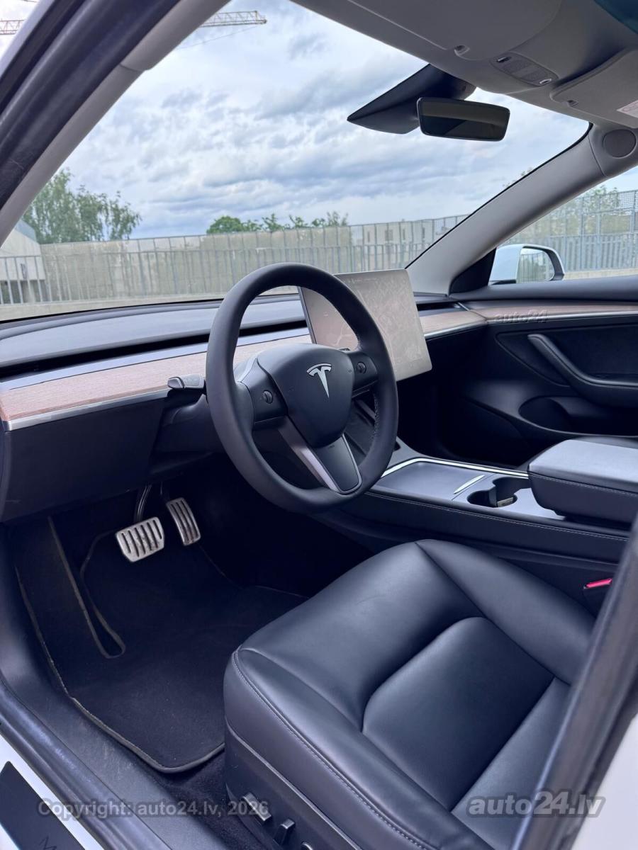 Balts Tesla Model 3 2021 Tallina, ar dzinēja tilpumu 0.00 L un nobraukumu 126 tūkst. km par 26900 €, foto 7 vietnē AUTOMOTO.COM.LV