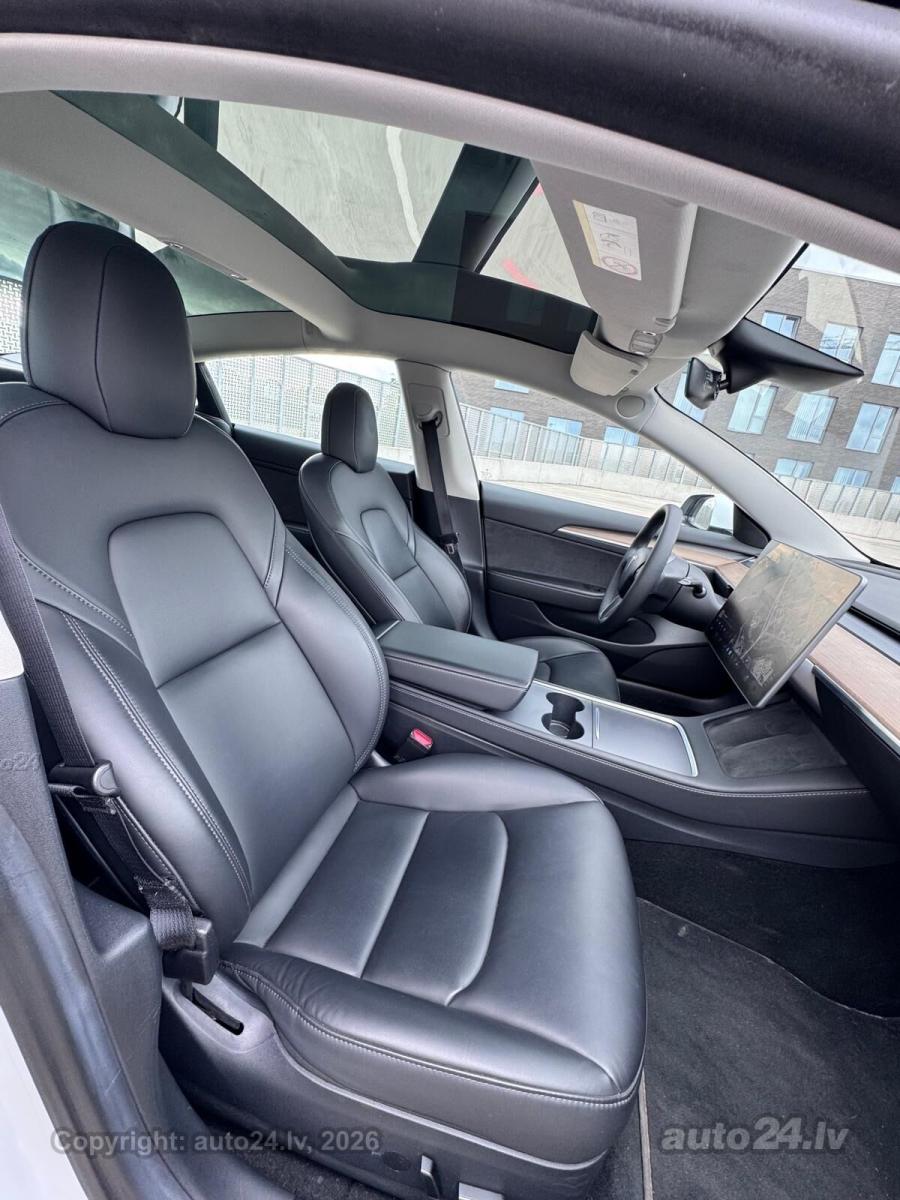 Balts Tesla Model 3 2021 Tallina, ar dzinēja tilpumu 0.00 L un nobraukumu 126 tūkst. km par 26900 €, foto 9 vietnē AUTOMOTO.COM.LV