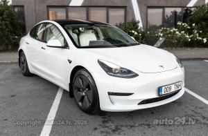 Balts Tesla Model 3 2021 Tallina, ar dzinēja tilpumu 0.00 L un nobraukumu 139 tūkst. km par 24900 €, foto 4 vietnē AUTOMOTO.COM.LV