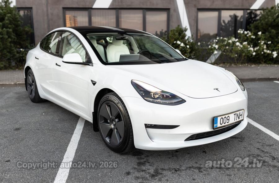 Balts Tesla Model 3 2021 Tallina, ar dzinēja tilpumu 0.00 L un nobraukumu 139 tūkst. km par 24900 €, foto 4 vietnē AUTOMOTO.COM.LV