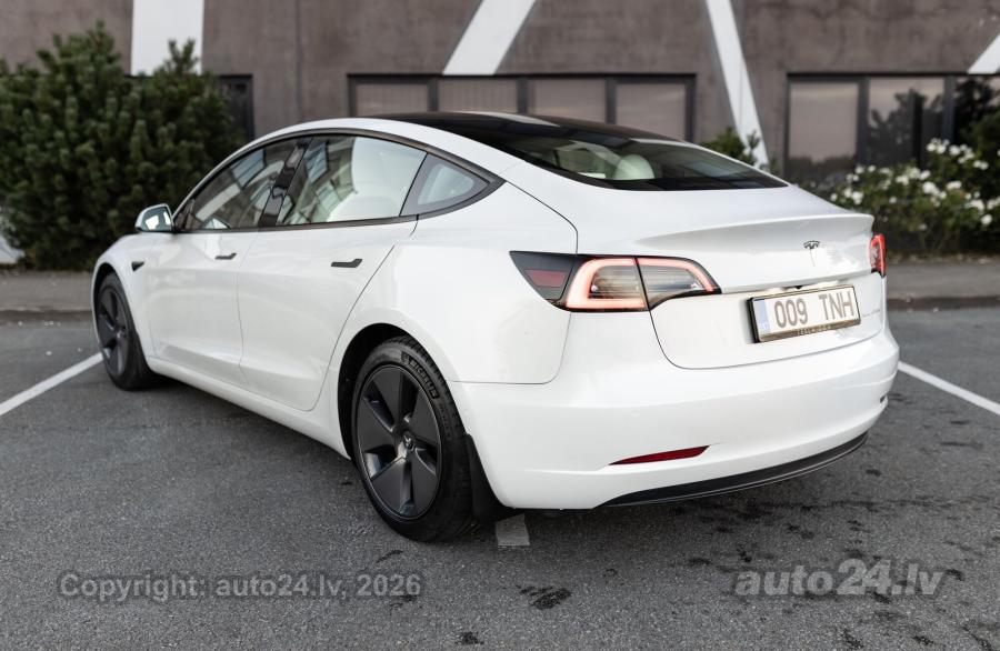 Balts Tesla Model 3 2021 Tallina, ar dzinēja tilpumu 0.00 L un nobraukumu 139 tūkst. km par 24900 €, foto 7 vietnē AUTOMOTO.COM.LV