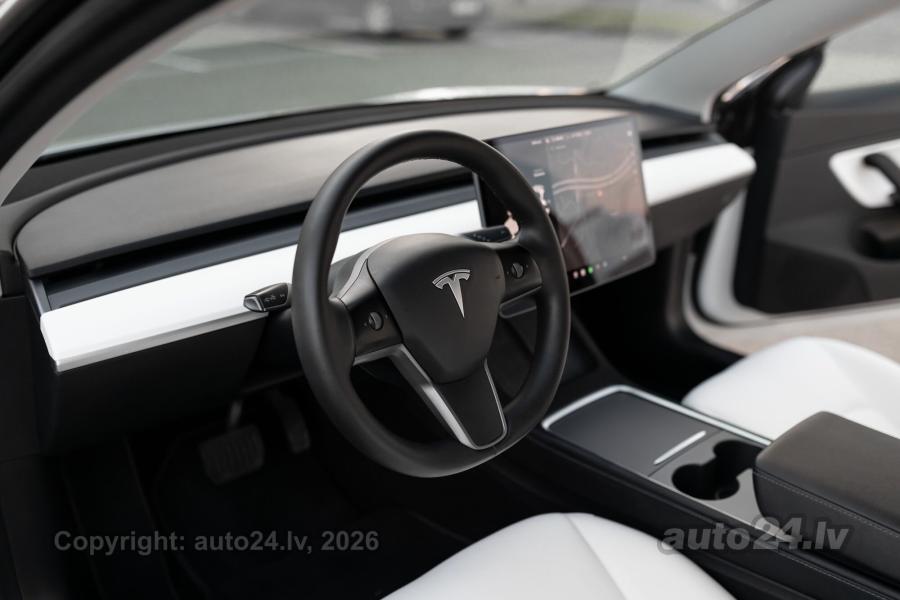 Balts Tesla Model 3 2021 Tallina, ar dzinēja tilpumu 0.00 L un nobraukumu 139 tūkst. km par 24900 €, foto 12 vietnē AUTOMOTO.COM.LV