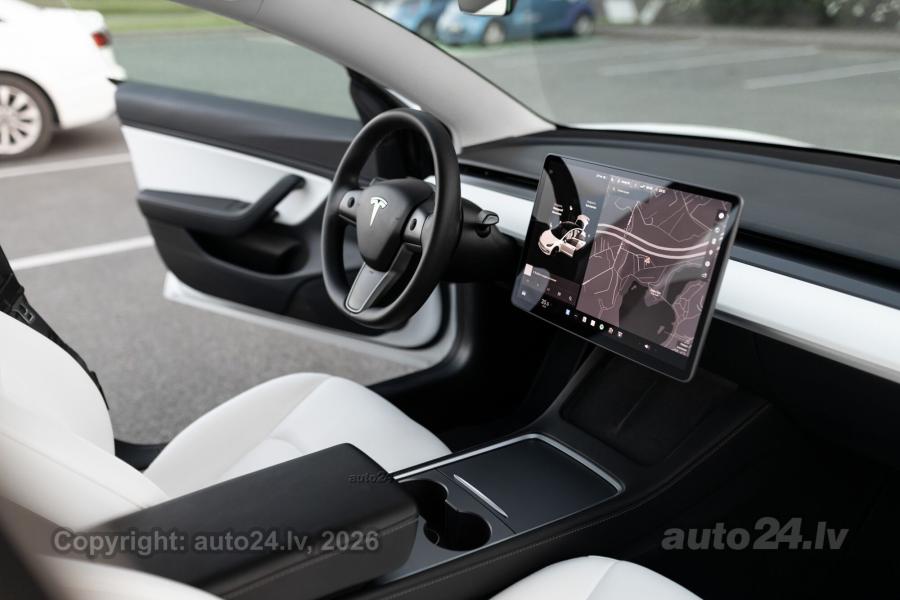 Balts Tesla Model 3 2021 Tallina, ar dzinēja tilpumu 0.00 L un nobraukumu 139 tūkst. km par 24900 €, foto 13 vietnē AUTOMOTO.COM.LV