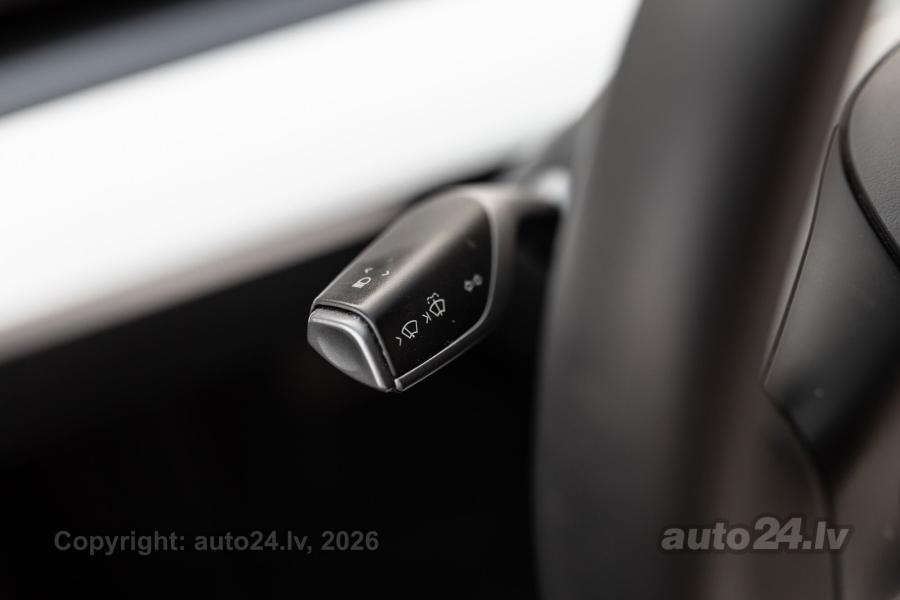 Balts Tesla Model 3 2021 Tallina, ar dzinēja tilpumu 0.00 L un nobraukumu 139 tūkst. km par 24900 €, foto 23 vietnē AUTOMOTO.COM.LV