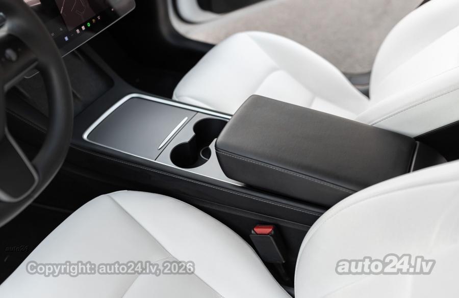 Balts Tesla Model 3 2021 Tallina, ar dzinēja tilpumu 0.00 L un nobraukumu 139 tūkst. km par 24900 €, foto 26 vietnē AUTOMOTO.COM.LV