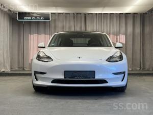 White Tesla Model 3 2021 in Riga, with an engine capacity of 0.00 L and mileage of 103 thousand km for 26990 €, photo 3 on AUTOMOTO.COM.LV
