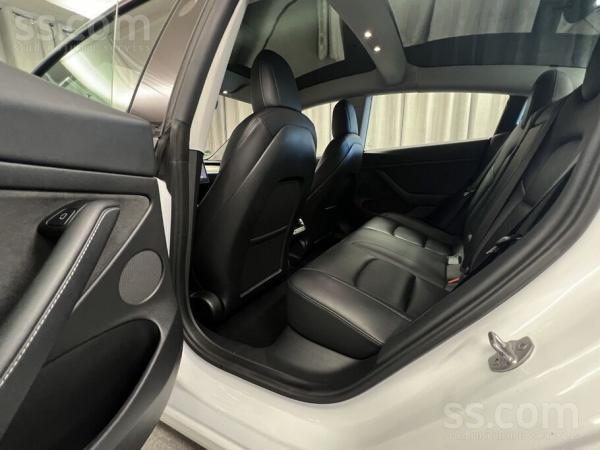 Balts Tesla Model 3 2021 Rīga, ar dzinēja tilpumu 0.00 L un nobraukumu 103 tūkst. km par 26990 €, foto 10 vietnē AUTOMOTO.COM.LV