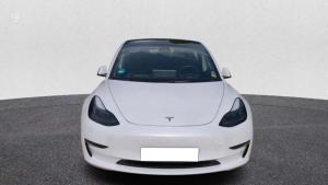 White Tesla Model 3 2021 in Vilnius, with an engine capacity of 0.00 L and mileage of 150 thousand km for 25000 €, photo 3 on AUTOMOTO.COM.LV