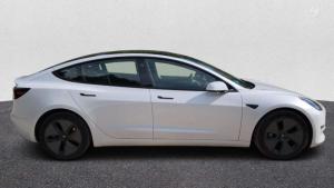 White Tesla Model 3 2021 in Vilnius, with an engine capacity of 0.00 L and mileage of 150 thousand km for 25000 €, photo 9 on AUTOMOTO.COM.LV