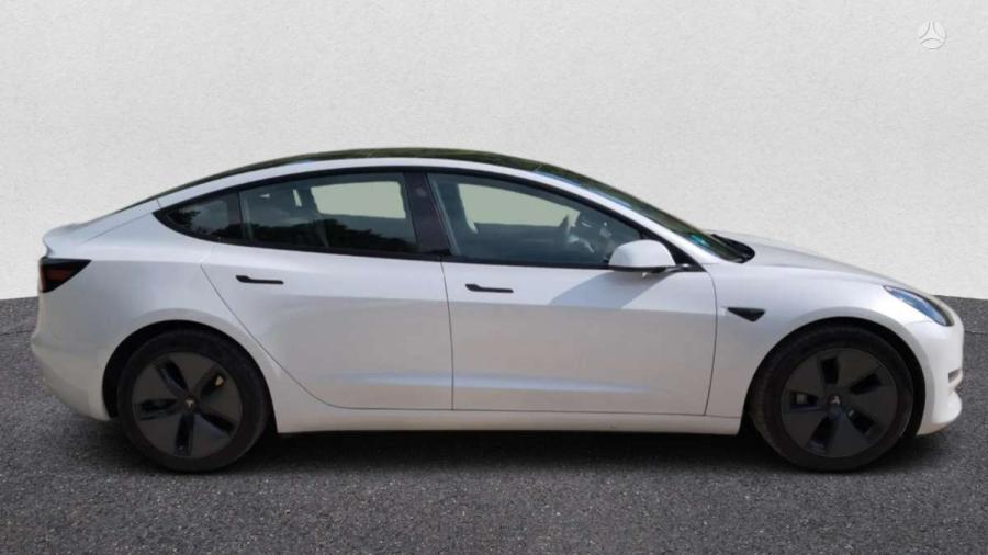 White Tesla Model 3 2021 in Vilnius, with an engine capacity of 0.00 L and mileage of 150 thousand km for 25000 €, photo 9 on AUTOMOTO.COM.LV