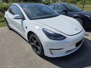 Balts Tesla Model 3 2021 Viļņa, ar dzinēja tilpumu 0.00 L un nobraukumu 240 tūkst. km par 9999 €, foto 4 vietnē AUTOMOTO.COM.LV