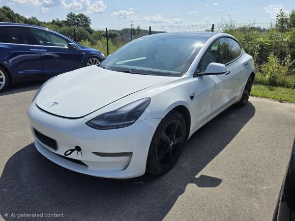 White Tesla Model 3 2021 in Vilnius, with an engine capacity of 0.00 L and mileage of 240 thousand km for 9999 €, photo 1 on AUTOMOTO.COM.LV