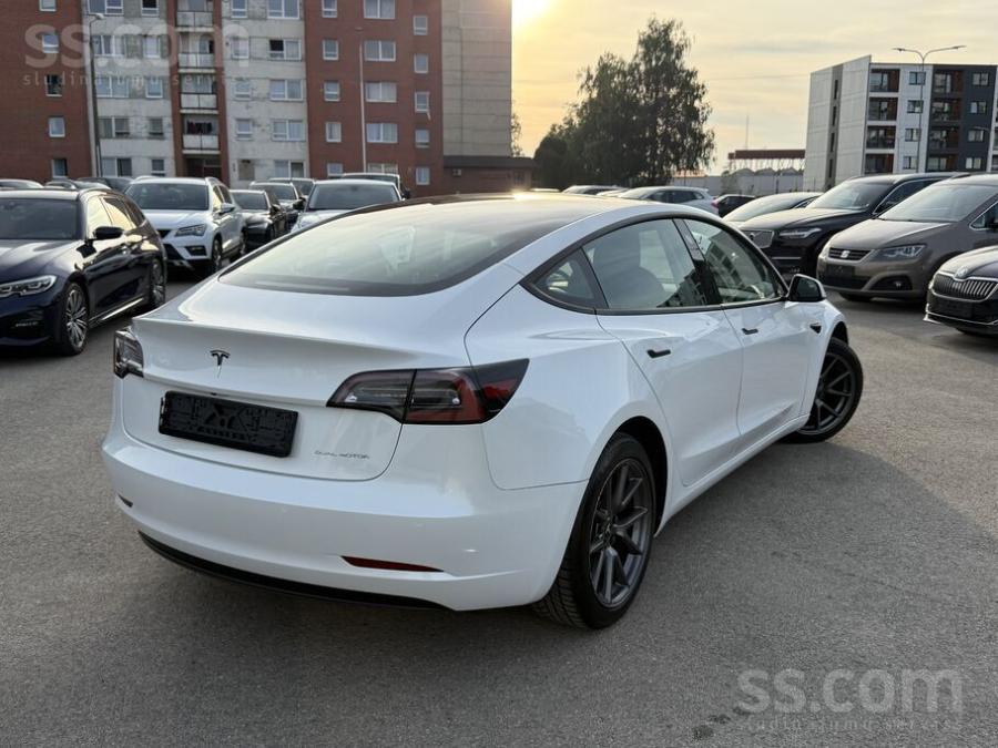 White Tesla Model 3 2021 in Jelgava, with an engine capacity of 0.00 L and mileage of 0 thousand km for 18900 €, photo 5 on AUTOMOTO.COM.LV