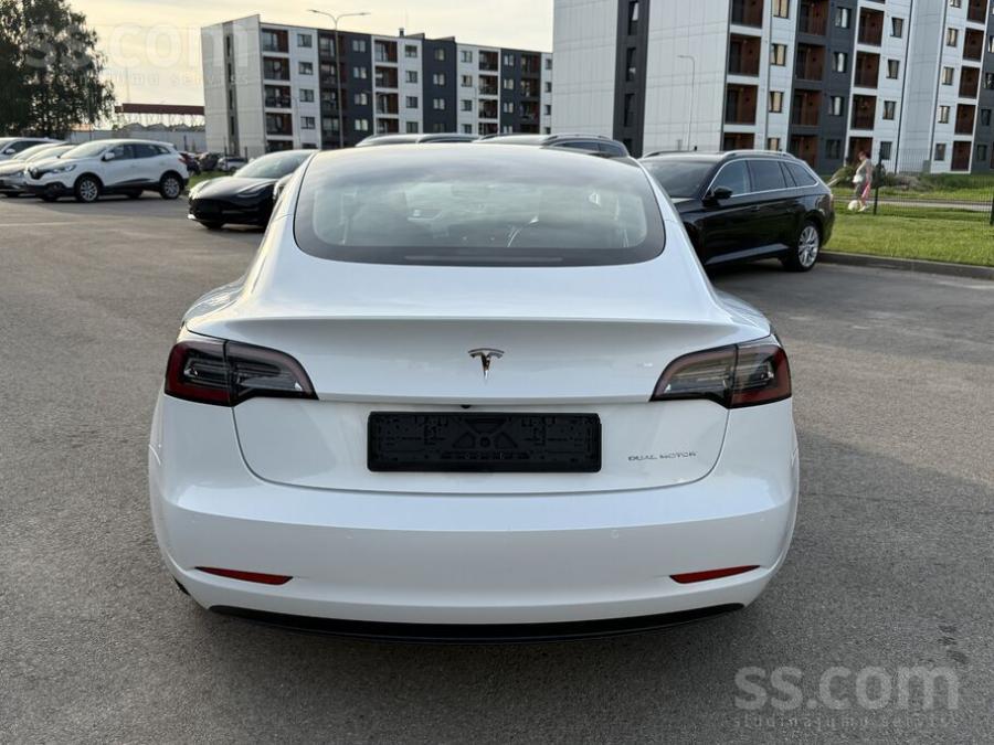 White Tesla Model 3 2021 in Jelgava, with an engine capacity of 0.00 L and mileage of 0 thousand km for 18900 €, photo 7 on AUTOMOTO.COM.LV